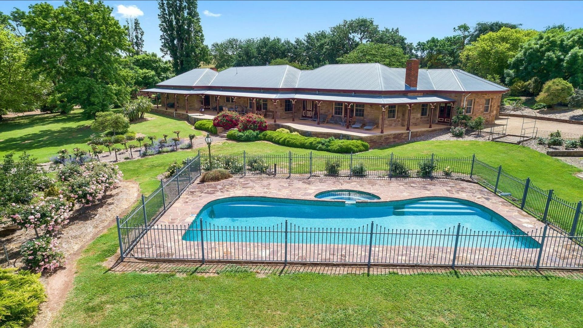 Cornhill - Merrijig - Sleeps 12 - Roamly